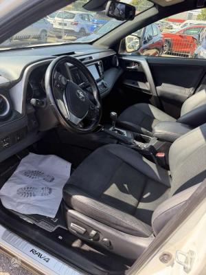 Balts Toyota RAV4 2016 Panevēža, ar dzinēja tilpumu 2.50 L un nobraukumu 298 tūkst. km par 14200 €, foto 16 vietnē AUTOMOTO.COM.LV