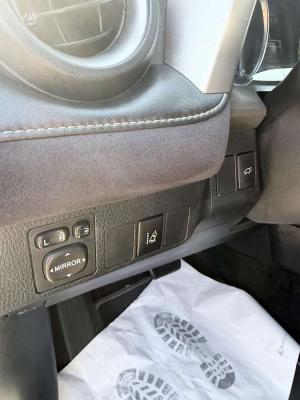 Balts Toyota RAV4 2016 Panevēža, ar dzinēja tilpumu 2.50 L un nobraukumu 298 tūkst. km par 14200 €, foto 17 vietnē AUTOMOTO.COM.LV