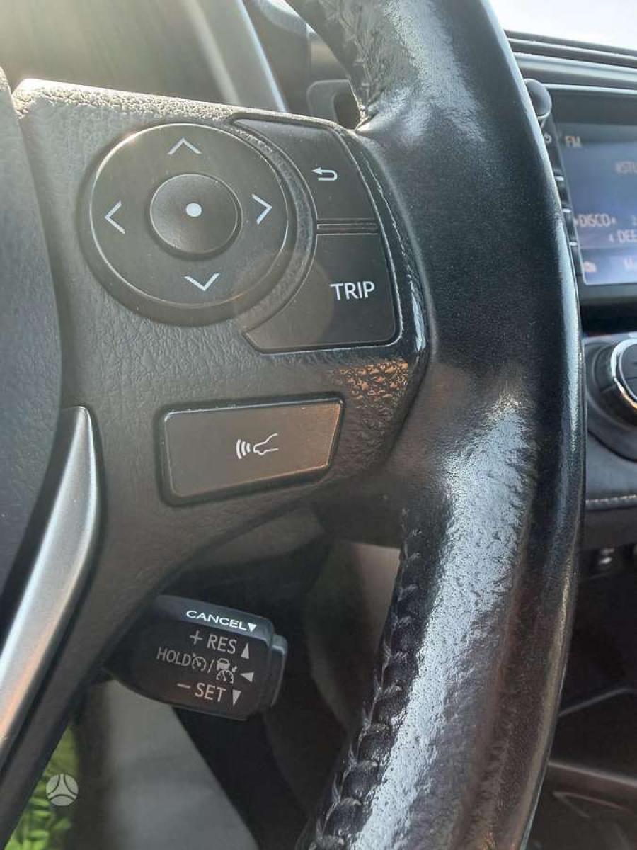 Balts Toyota RAV4 2016 Panevēža, ar dzinēja tilpumu 2.50 L un nobraukumu 298 tūkst. km par 14200 €, foto 20 vietnē AUTOMOTO.COM.LV