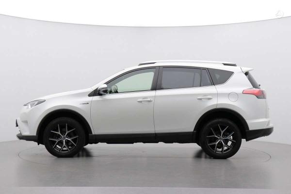 White Toyota RAV4 2016 in Vilnius, with an engine capacity of 2.49 L and mileage of 117 thousand km for 19900 €, photo 3 on AUTOMOTO.COM.LV