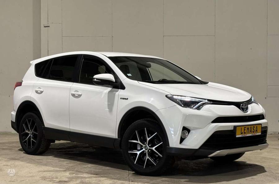 White Toyota RAV4 2016 in Klaipeda, with an engine capacity of 2.49 L and mileage of 154 thousand km for 16900 €, photo 6 on AUTOMOTO.COM.LV