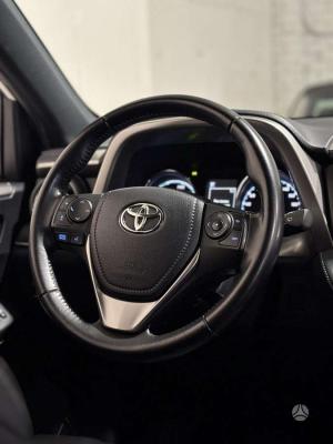 White Toyota RAV4 2016 in Klaipeda, with an engine capacity of 2.49 L and mileage of 154 thousand km for 16900 €, photo 17 on AUTOMOTO.COM.LV