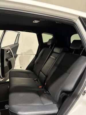 White Toyota RAV4 2016 in Klaipeda, with an engine capacity of 2.49 L and mileage of 154 thousand km for 16900 €, photo 20 on AUTOMOTO.COM.LV