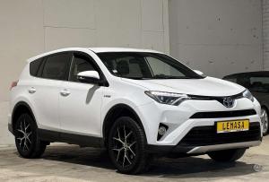 White Toyota RAV4 2016 in Klaipeda, with an engine capacity of 2.49 L and mileage of 154 thousand km for 16900 €, photo 21 on AUTOMOTO.COM.LV