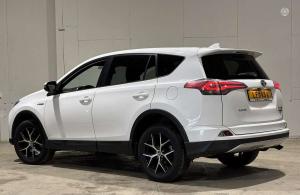 White Toyota RAV4 2016 in Klaipeda, with an engine capacity of 2.49 L and mileage of 154 thousand km for 16900 €, photo 26 on AUTOMOTO.COM.LV