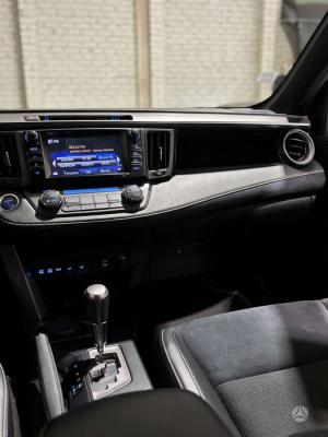White Toyota RAV4 2016 in Klaipeda, with an engine capacity of 2.49 L and mileage of 154 thousand km for 16900 €, photo 36 on AUTOMOTO.COM.LV