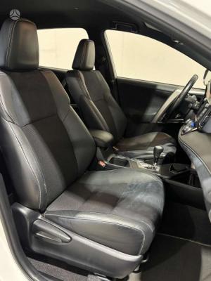 White Toyota RAV4 2016 in Klaipeda, with an engine capacity of 2.49 L and mileage of 154 thousand km for 16900 €, photo 48 on AUTOMOTO.COM.LV