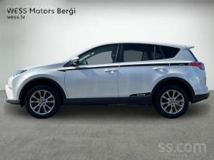 White Toyota RAV4 2016 in Riga, with an engine capacity of 2.00 L and mileage of 286 thousand km for 13990 €, photo 4 on AUTOMOTO.COM.LV