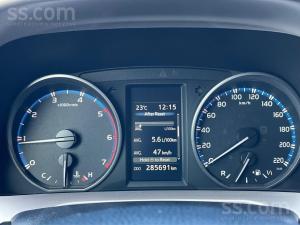 White Toyota RAV4 2016 in Riga, with an engine capacity of 2.00 L and mileage of 286 thousand km for 13990 €, photo 14 on AUTOMOTO.COM.LV