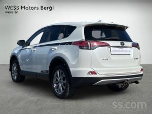 White Toyota RAV4 2016 in Riga, with an engine capacity of 2.00 L and mileage of 286 thousand km for 13990 €, photo 25 on AUTOMOTO.COM.LV