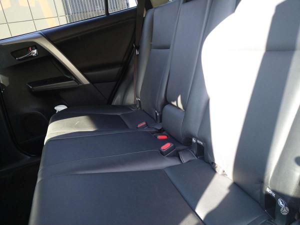 White Toyota RAV4 2016 in Vilnius, with an engine capacity of 2.00 L and mileage of 196 thousand km for 10500 €, photo 7 on AUTOMOTO.COM.LV