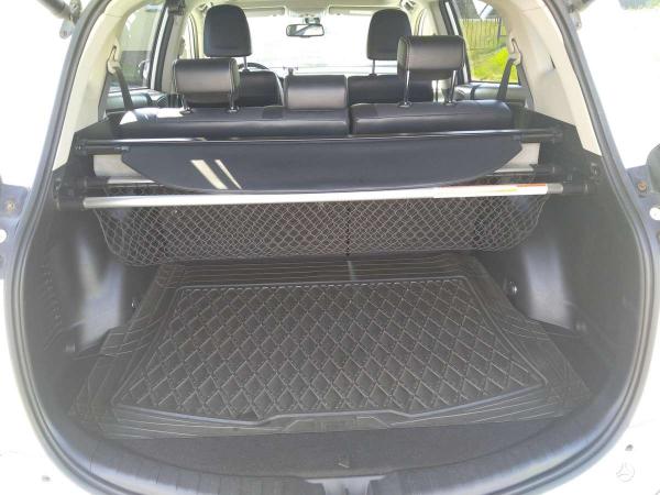 White Toyota RAV4 2016 in Vilnius, with an engine capacity of 2.00 L and mileage of 196 thousand km for 10500 €, photo 8 on AUTOMOTO.COM.LV