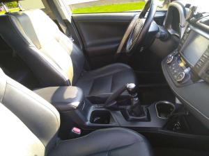 White Toyota RAV4 2016 in Vilnius, with an engine capacity of 2.00 L and mileage of 196 thousand km for 10500 €, photo 9 on AUTOMOTO.COM.LV
