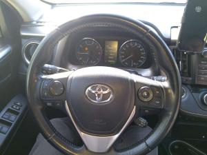 White Toyota RAV4 2016 in Vilnius, with an engine capacity of 2.00 L and mileage of 196 thousand km for 10500 €, photo 11 on AUTOMOTO.COM.LV