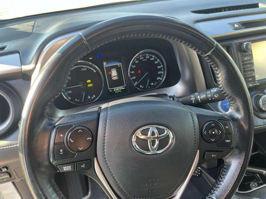 Balts Toyota RAV4 2016 Viļņa, ar dzinēja tilpumu 2.50 L un nobraukumu 217 tūkst. km par 14500 €, foto 15 vietnē AUTOMOTO.COM.LV