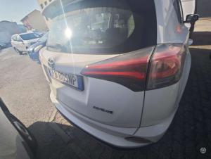White Toyota RAV4 2016 in Siauliai, with an engine capacity of 2.00 L and mileage of 214 thousand km for 9700 €, photo 7 on AUTOMOTO.COM.LV