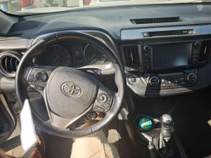 White Toyota RAV4 2016 in Siauliai, with an engine capacity of 2.00 L and mileage of 214 thousand km for 9700 €, photo 12 on AUTOMOTO.COM.LV