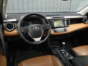 Balts Toyota RAV4 2016 Kauņa, ar dzinēja tilpumu 2.49 L un nobraukumu 211 tūkst. km par 17450 €, foto 3 vietnē AUTOMOTO.COM.LV