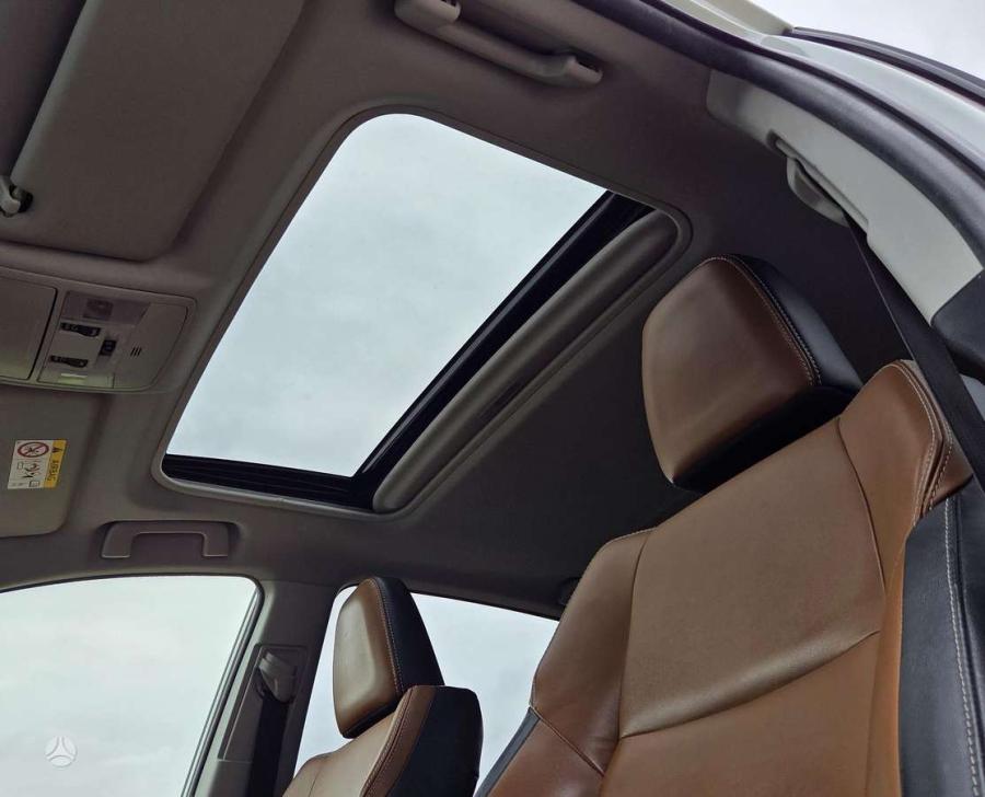 Balts Toyota RAV4 2016 Kauņa, ar dzinēja tilpumu 2.49 L un nobraukumu 211 tūkst. km par 17450 €, foto 4 vietnē AUTOMOTO.COM.LV