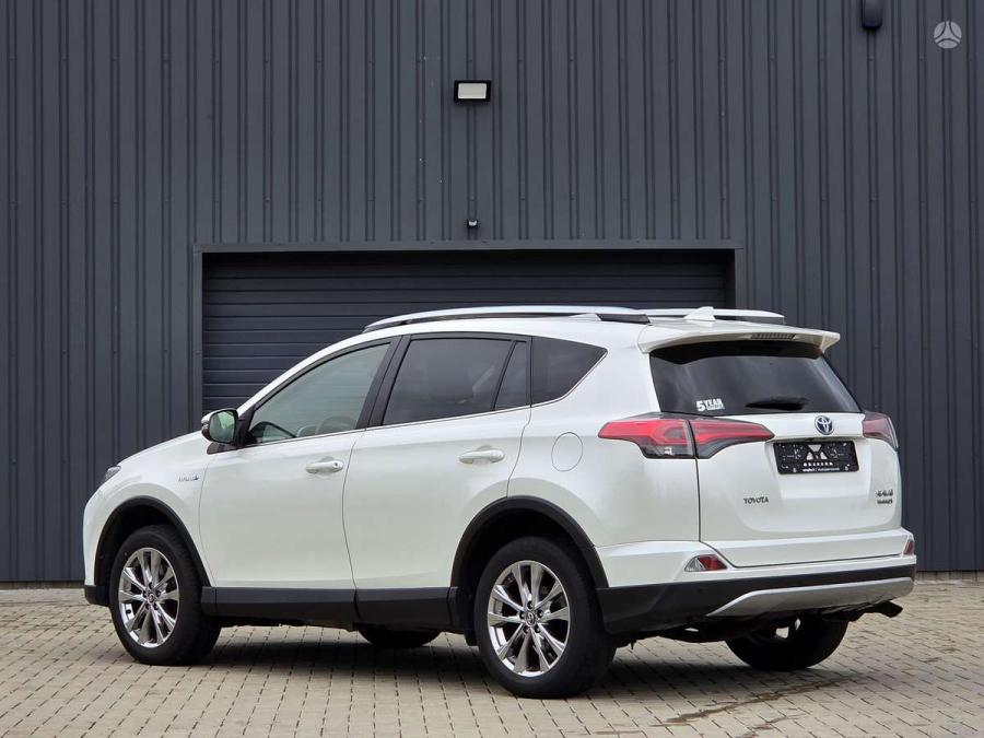 Balts Toyota RAV4 2016 Kauņa, ar dzinēja tilpumu 2.49 L un nobraukumu 211 tūkst. km par 17450 €, foto 6 vietnē AUTOMOTO.COM.LV