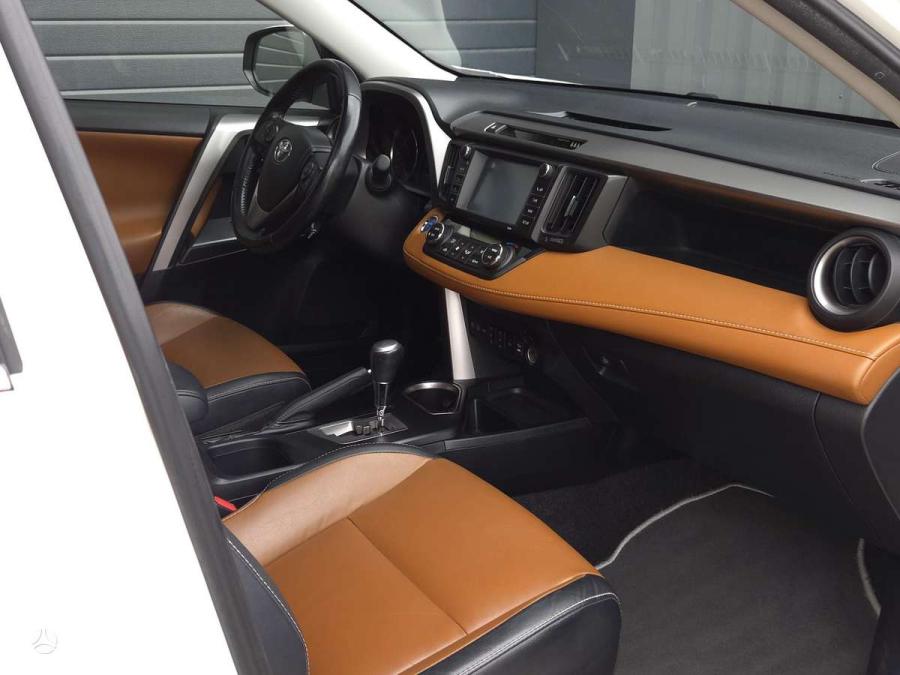 Balts Toyota RAV4 2016 Kauņa, ar dzinēja tilpumu 2.49 L un nobraukumu 211 tūkst. km par 17450 €, foto 13 vietnē AUTOMOTO.COM.LV