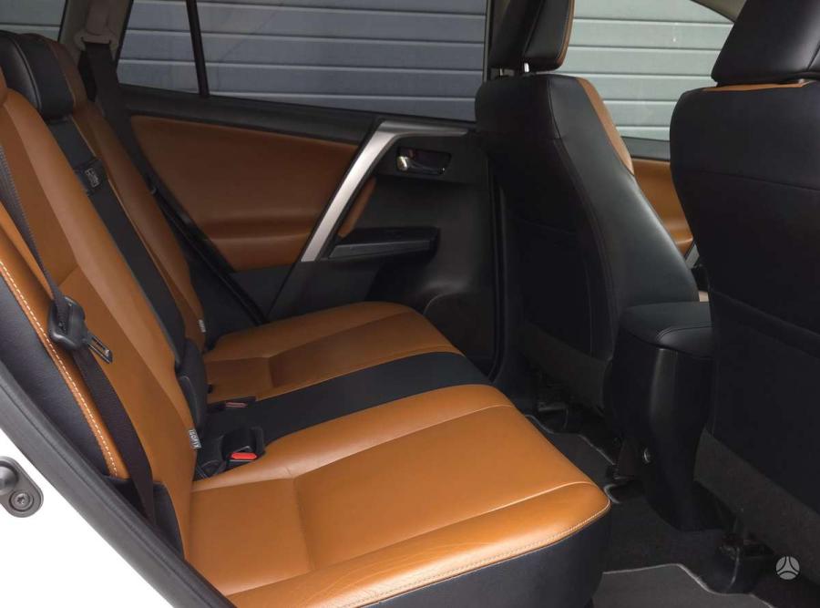 Balts Toyota RAV4 2016 Kauņa, ar dzinēja tilpumu 2.49 L un nobraukumu 211 tūkst. km par 17450 €, foto 15 vietnē AUTOMOTO.COM.LV