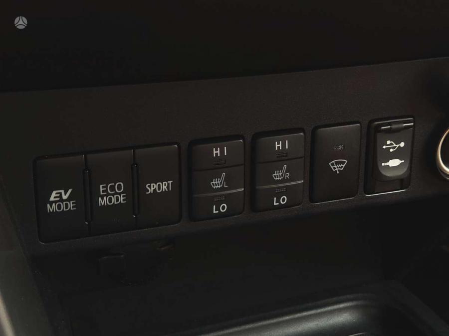 Balts Toyota RAV4 2016 Kauņa, ar dzinēja tilpumu 2.49 L un nobraukumu 211 tūkst. km par 17450 €, foto 19 vietnē AUTOMOTO.COM.LV
