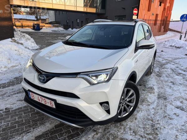 Toyota RAV4 2016 Daugavpils vietnē Balts Toyota RAV4 2016 Daugavpils, ar dzinēja tilpumu 2.50 L un nobraukumu 229 tūkst. km par 15750 €, foto 1 vietnē AUTOMOTO.COM.LV