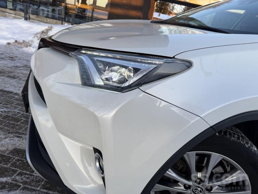 Balts Toyota RAV4 2016 Daugavpils, ar dzinēja tilpumu 2.50 L un nobraukumu 229 tūkst. km par 15750 €, foto 5 vietnē AUTOMOTO.COM.LV