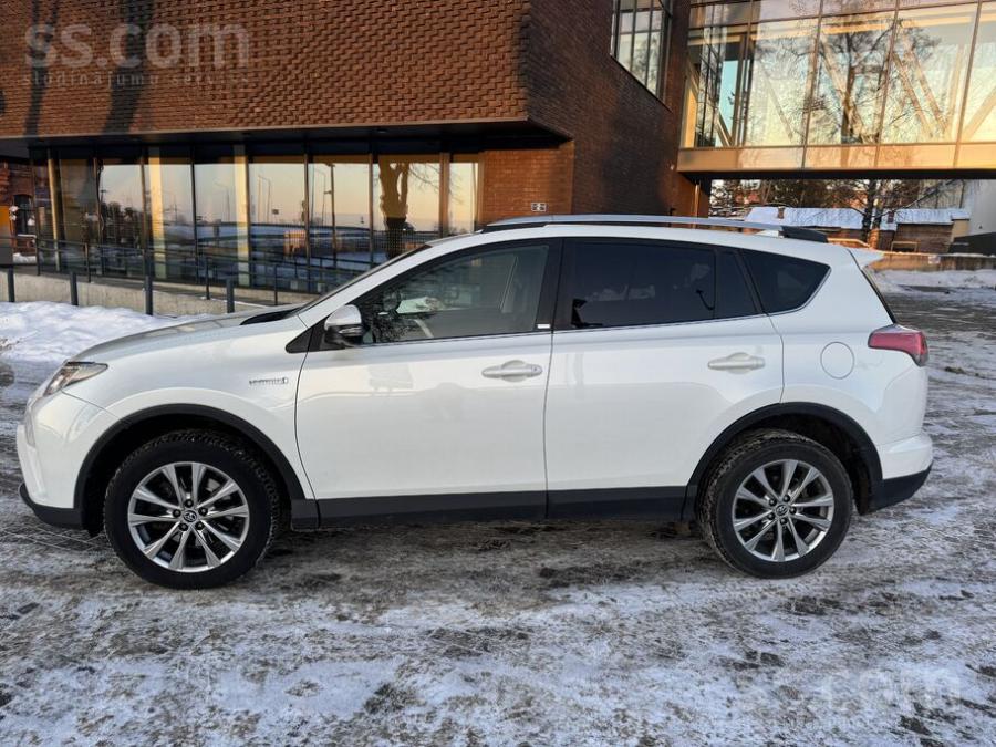 Balts Toyota RAV4 2016 Daugavpils, ar dzinēja tilpumu 2.50 L un nobraukumu 229 tūkst. km par 15750 €, foto 8 vietnē AUTOMOTO.COM.LV