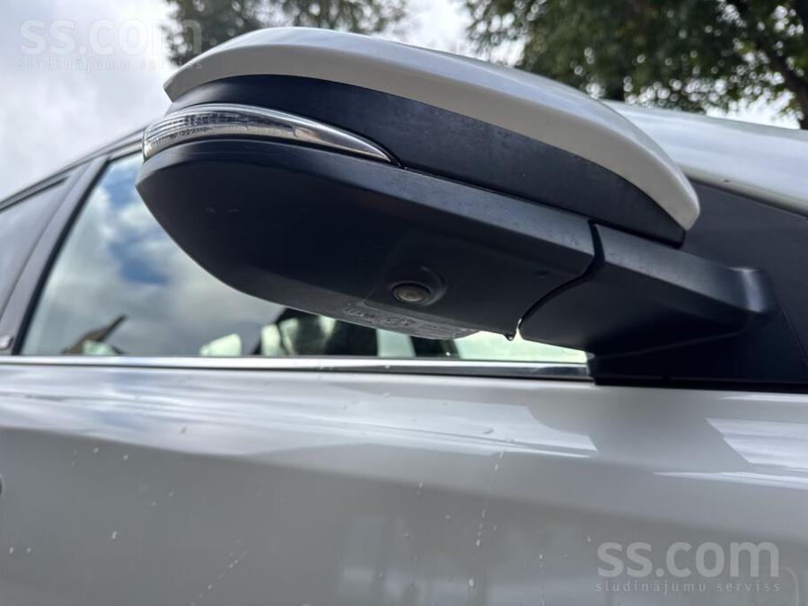 Balts Toyota RAV4 2016 Daugavpils, ar dzinēja tilpumu 2.50 L un nobraukumu 229 tūkst. km par 15750 €, foto 12 vietnē AUTOMOTO.COM.LV