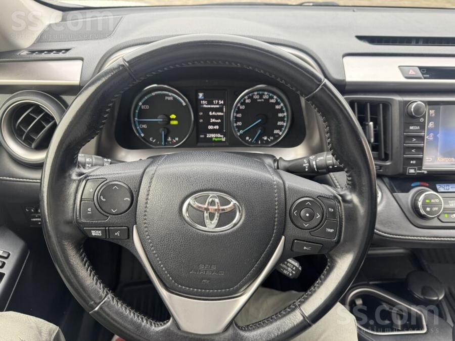 Balts Toyota RAV4 2016 Daugavpils, ar dzinēja tilpumu 2.50 L un nobraukumu 229 tūkst. km par 15750 €, foto 18 vietnē AUTOMOTO.COM.LV