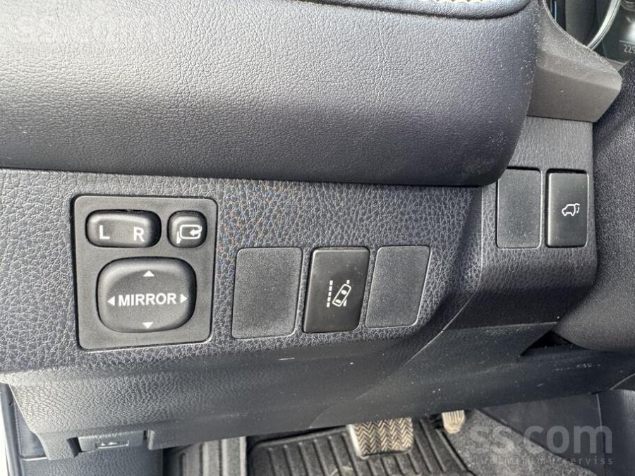 Balts Toyota RAV4 2016 Daugavpils, ar dzinēja tilpumu 2.50 L un nobraukumu 229 tūkst. km par 15750 €, foto 19 vietnē AUTOMOTO.COM.LV