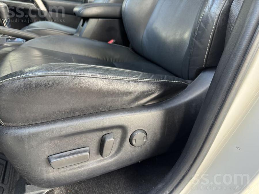 Balts Toyota RAV4 2016 Daugavpils, ar dzinēja tilpumu 2.50 L un nobraukumu 229 tūkst. km par 15750 €, foto 26 vietnē AUTOMOTO.COM.LV