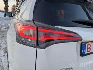Balts Toyota RAV4 2016 Daugavpils, ar dzinēja tilpumu 2.50 L un nobraukumu 229 tūkst. km par 15750 €, foto 27 vietnē AUTOMOTO.COM.LV