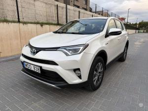 Balts Toyota RAV4 2016 Viļņa, ar dzinēja tilpumu 2.49 L un nobraukumu 74 tūkst. km par 15490 €, foto  vietnē AUTOMOTO.COM.LV