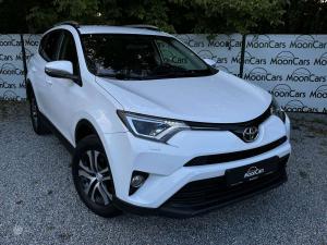 White Toyota RAV4 2016 in Vilnius, with an engine capacity of 2.00 L and mileage of 228 thousand km for 11400 €, photo 4 on AUTOMOTO.COM.LV