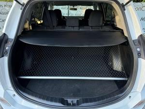 White Toyota RAV4 2016 in Vilnius, with an engine capacity of 2.00 L and mileage of 228 thousand km for 11400 €, photo 16 on AUTOMOTO.COM.LV