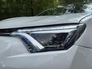 White Toyota RAV4 2016 in Vilnius, with an engine capacity of 2.49 L and mileage of 183 thousand km for 16300 €, photo 17 on AUTOMOTO.COM.LV