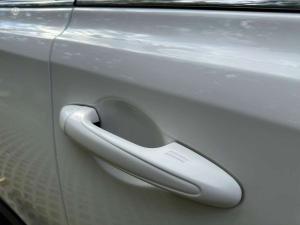 White Toyota RAV4 2016 in Vilnius, with an engine capacity of 2.49 L and mileage of 183 thousand km for 16300 €, photo 21 on AUTOMOTO.COM.LV