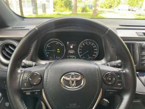 White Toyota RAV4 2016 in Vilnius, with an engine capacity of 2.49 L and mileage of 183 thousand km for 16300 €, photo 26 on AUTOMOTO.COM.LV