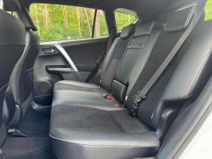 White Toyota RAV4 2016 in Vilnius, with an engine capacity of 2.49 L and mileage of 183 thousand km for 16300 €, photo 34 on AUTOMOTO.COM.LV