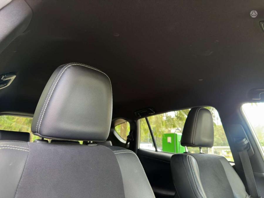White Toyota RAV4 2016 in Vilnius, with an engine capacity of 2.49 L and mileage of 183 thousand km for 16300 €, photo 37 on AUTOMOTO.COM.LV