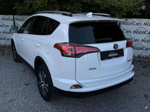 White Toyota RAV4 2016 in Vilnius, with an engine capacity of 2.00 L and mileage of 228 thousand km for 11400 €, photo 9 on AUTOMOTO.COM.LV