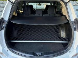 White Toyota RAV4 2016 in Vilnius, with an engine capacity of 2.00 L and mileage of 228 thousand km for 11400 €, photo 16 on AUTOMOTO.COM.LV