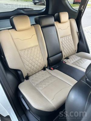 White Toyota RAV4 2016 in Riga, with an engine capacity of 2.50 L and mileage of 193 thousand km for 17500 €, photo 26 on AUTOMOTO.COM.LV