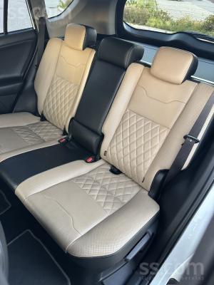 White Toyota RAV4 2016 in Riga, with an engine capacity of 2.50 L and mileage of 193 thousand km for 17500 €, photo 27 on AUTOMOTO.COM.LV