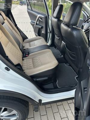 White Toyota RAV4 2016 in Riga, with an engine capacity of 2.50 L and mileage of 193 thousand km for 17500 €, photo 28 on AUTOMOTO.COM.LV