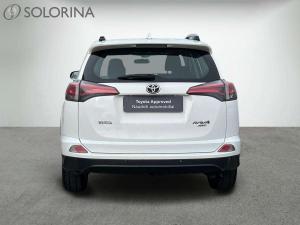 Balts Toyota RAV4 2016 Klaipėda, ar dzinēja tilpumu 1.99 L un nobraukumu 225 tūkst. km par 14500 €, foto 5 vietnē AUTOMOTO.COM.LV