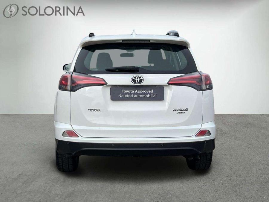 Balts Toyota RAV4 2016 Klaipėda, ar dzinēja tilpumu 1.99 L un nobraukumu 225 tūkst. km par 14500 €, foto 5 vietnē AUTOMOTO.COM.LV